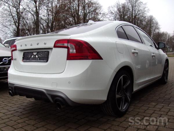 White Volvo S60 2014 in Riga, with an engine capacity of 1.60 L and mileage of 131 thousand km for 12700 €, photo 3 on AUTOMOTO.COM.LV