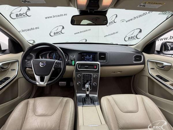 White Volvo S60 2014 in Vilnius, with an engine capacity of 2.50 L and mileage of 166 thousand km for 6690 €, photo 4 on AUTOMOTO.COM.LV