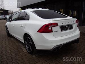 Balts Volvo S60 2014 Rīga, ar dzinēja tilpumu 1.60 L un nobraukumu 131 tūkst. km par 11000 €, foto 5 vietnē AUTOMOTO.COM.LV