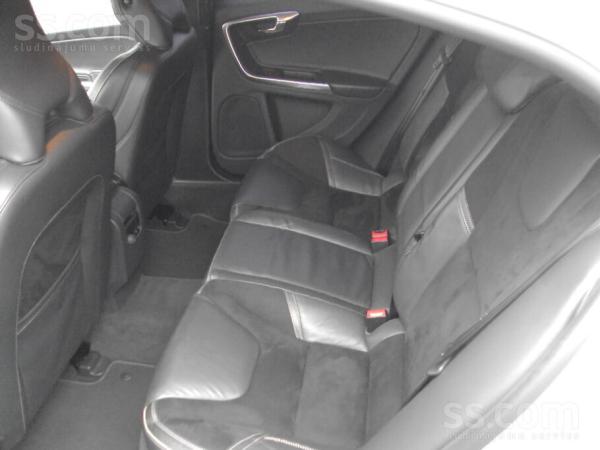 Balts Volvo S60 2014 Rīga, ar dzinēja tilpumu 1.60 L un nobraukumu 131 tūkst. km par 11000 €, foto 5 vietnē AUTOMOTO.COM.LV