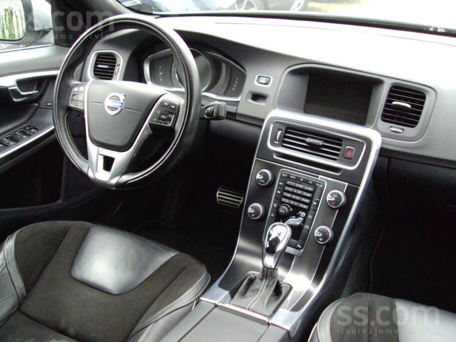 Balts Volvo S60 2014 Rīga, ar dzinēja tilpumu 1.60 L un nobraukumu 131 tūkst. km par 11000 €, foto 7 vietnē AUTOMOTO.COM.LV