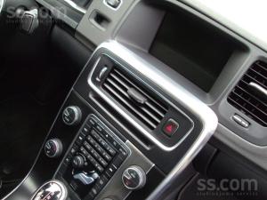 Balts Volvo S60 2014 Rīga, ar dzinēja tilpumu 1.60 L un nobraukumu 131 tūkst. km par 11000 €, foto 9 vietnē AUTOMOTO.COM.LV
