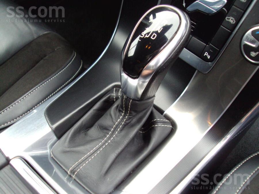 Balts Volvo S60 2014 Rīga, ar dzinēja tilpumu 1.60 L un nobraukumu 131 tūkst. km par 11000 €, foto 13 vietnē AUTOMOTO.COM.LV
