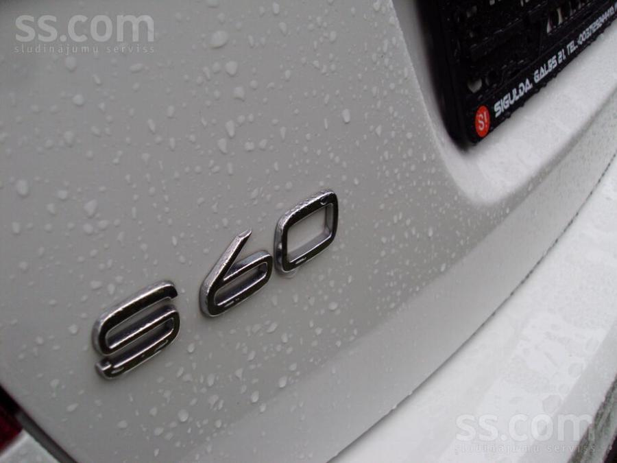 Balts Volvo S60 2014 Rīga, ar dzinēja tilpumu 1.60 L un nobraukumu 131 tūkst. km par 11000 €, foto 17 vietnē AUTOMOTO.COM.LV