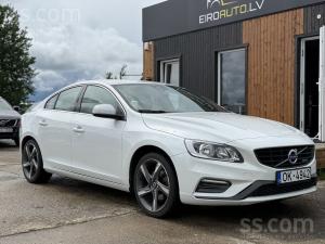 Balts Volvo S60 2014 Rīga, ar dzinēja tilpumu 2.00 L un nobraukumu 234 tūkst. km par 9750 €, foto  vietnē AUTOMOTO.COM.LV