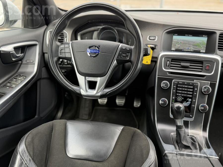 Balts Volvo S60 2014 Rīga, ar dzinēja tilpumu 2.00 L un nobraukumu 234 tūkst. km par 9750 €, foto 5 vietnē AUTOMOTO.COM.LV