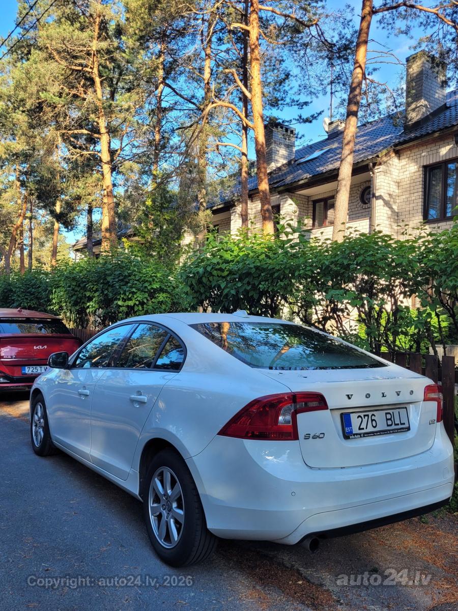 Balts Volvo S60 2014 Tallina, ar dzinēja tilpumu 1.60 L un nobraukumu 182 tūkst. km par 8000 €, foto 3 vietnē AUTOMOTO.COM.LV