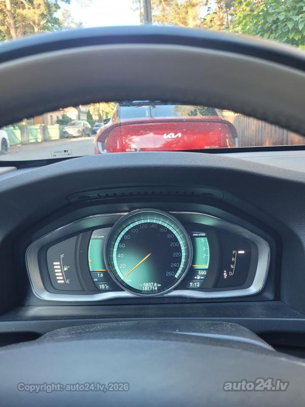 White Volvo S60 2014 in Tallinn, with an engine capacity of 1.60 L and mileage of 182 thousand km for 8000 €, photo 6 on AUTOMOTO.COM.LV