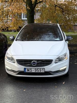 Balts Volvo S60 2014 Rīga, ar dzinēja tilpumu 2.00 L un nobraukumu 206 tūkst. km par 6500 €, foto  vietnē AUTOMOTO.COM.LV