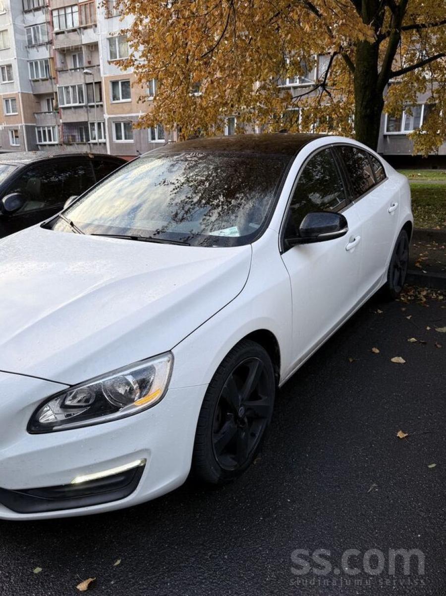 Balts Volvo S60 2014 Rīga, ar dzinēja tilpumu 2.00 L un nobraukumu 206 tūkst. km par 6500 €, foto 3 vietnē AUTOMOTO.COM.LV