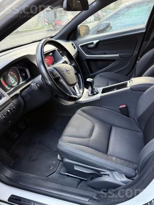 Balts Volvo S60 2014 Rīga, ar dzinēja tilpumu 2.00 L un nobraukumu 206 tūkst. km par 6500 €, foto 5 vietnē AUTOMOTO.COM.LV