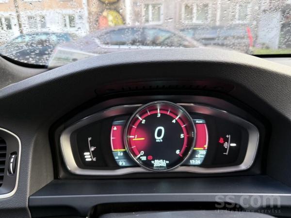 White Volvo S60 2014 in Riga, with an engine capacity of 2.00 L and mileage of 206 thousand km for 6500 €, photo 6 on AUTOMOTO.COM.LV