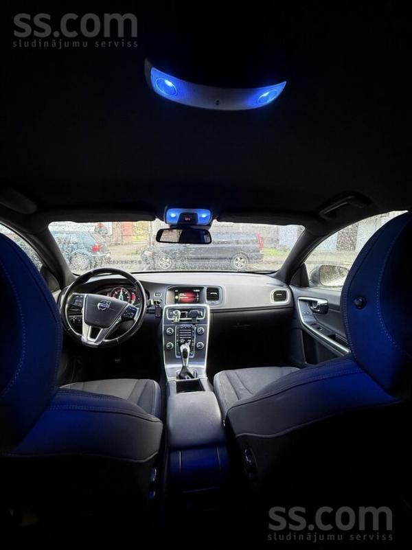 White Volvo S60 2014 in Riga, with an engine capacity of 2.00 L and mileage of 206 thousand km for 6500 €, photo 8 on AUTOMOTO.COM.LV