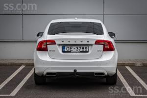 White Volvo S60 2014 in Riga, with an engine capacity of 2.00 L and mileage of 258 thousand km for 7350 €, photo 6 on AUTOMOTO.COM.LV
