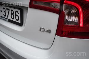 White Volvo S60 2014 in Riga, with an engine capacity of 2.00 L and mileage of 258 thousand km for 7350 €, photo 9 on AUTOMOTO.COM.LV