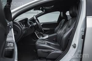 White Volvo S60 2014 in Riga, with an engine capacity of 2.00 L and mileage of 258 thousand km for 7350 €, photo 10 on AUTOMOTO.COM.LV