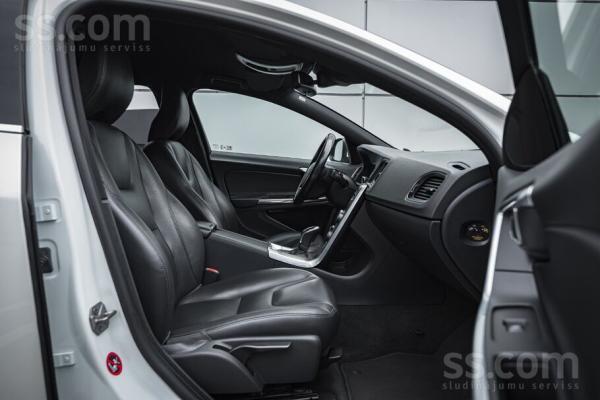 White Volvo S60 2014 in Riga, with an engine capacity of 2.00 L and mileage of 258 thousand km for 7350 €, photo 11 on AUTOMOTO.COM.LV