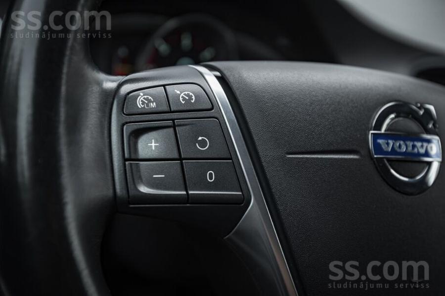 White Volvo S60 2014 in Riga, with an engine capacity of 2.00 L and mileage of 258 thousand km for 7350 €, photo 18 on AUTOMOTO.COM.LV