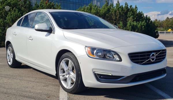 Balts Volvo S60 2014 Šauļi, ar dzinēja tilpumu 2.50 L un nobraukumu 214 tūkst. km par 9600 €, foto 1 vietnē AUTOMOTO.COM.LV