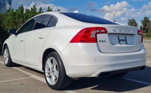 Balts Volvo S60 2014 Šauļi, ar dzinēja tilpumu 2.50 L un nobraukumu 214 tūkst. km par 9600 €, foto 11 vietnē AUTOMOTO.COM.LV