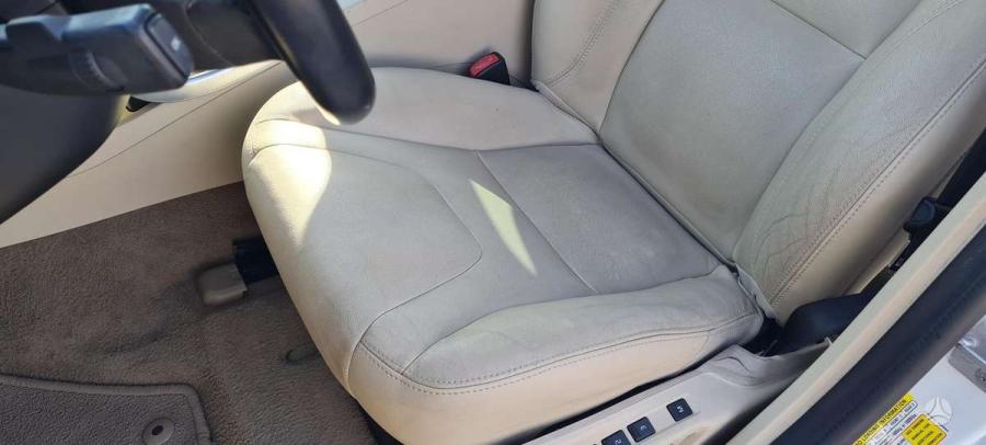 Balts Volvo S60 2014 Šauļi, ar dzinēja tilpumu 2.50 L un nobraukumu 214 tūkst. km par 9600 €, foto 21 vietnē AUTOMOTO.COM.LV