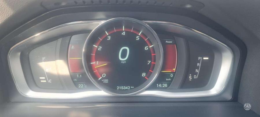 Balts Volvo S60 2014 Šauļi, ar dzinēja tilpumu 2.50 L un nobraukumu 214 tūkst. km par 9600 €, foto 31 vietnē AUTOMOTO.COM.LV