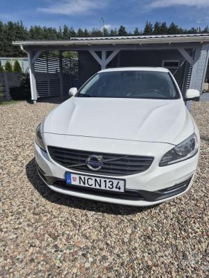 Balts Volvo S60 2014 Jonava, ar dzinēja tilpumu 2.50 L un nobraukumu 142 tūkst. km par 9500 €, foto  vietnē AUTOMOTO.COM.LV