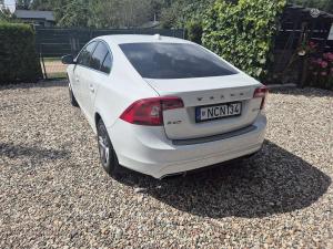 Balts Volvo S60 2014 Jonava, ar dzinēja tilpumu 2.50 L un nobraukumu 142 tūkst. km par 9500 €, foto 5 vietnē AUTOMOTO.COM.LV