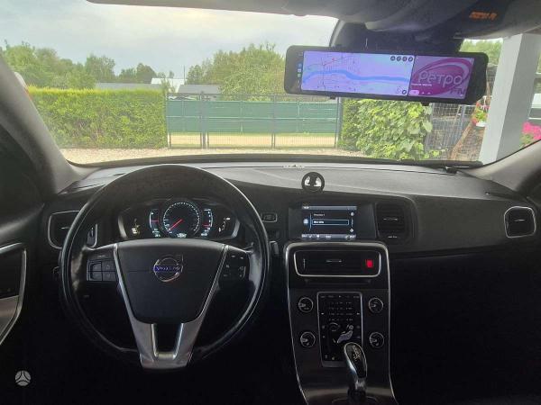 Balts Volvo S60 2014 Jonava, ar dzinēja tilpumu 2.50 L un nobraukumu 142 tūkst. km par 9500 €, foto 7 vietnē AUTOMOTO.COM.LV