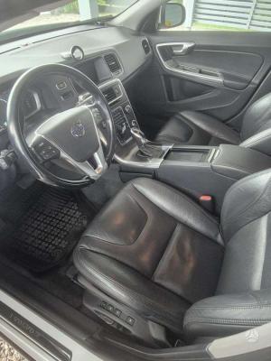 Balts Volvo S60 2014 Jonava, ar dzinēja tilpumu 2.50 L un nobraukumu 142 tūkst. km par 9500 €, foto 8 vietnē AUTOMOTO.COM.LV