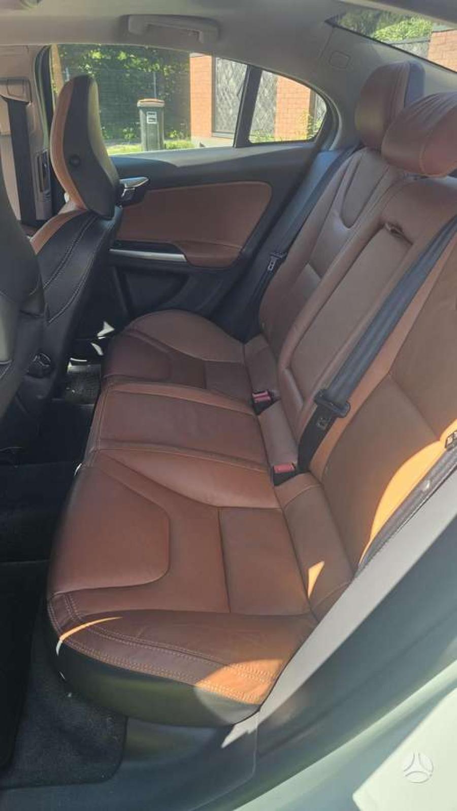 Balts Volvo S60 2014 Elektrėnai, ar dzinēja tilpumu 1.97 L un nobraukumu 106 tūkst. km par 8999 €, foto 7 vietnē AUTOMOTO.COM.LV