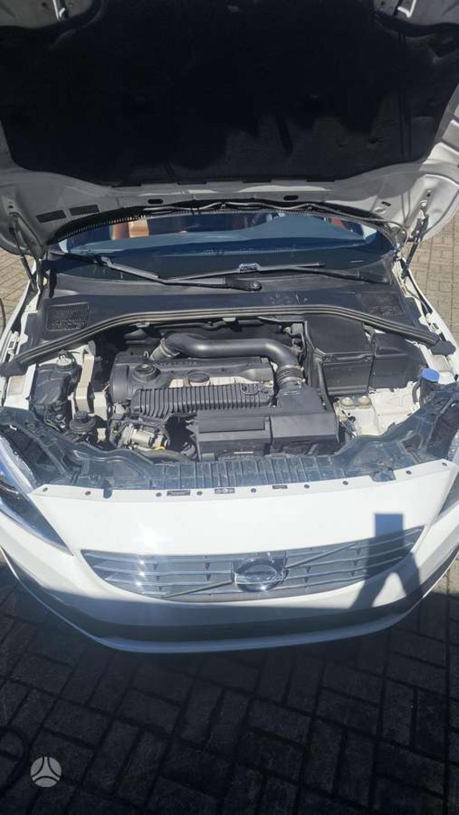 Balts Volvo S60 2014 Elektrėnai, ar dzinēja tilpumu 1.97 L un nobraukumu 106 tūkst. km par 8999 €, foto 8 vietnē AUTOMOTO.COM.LV