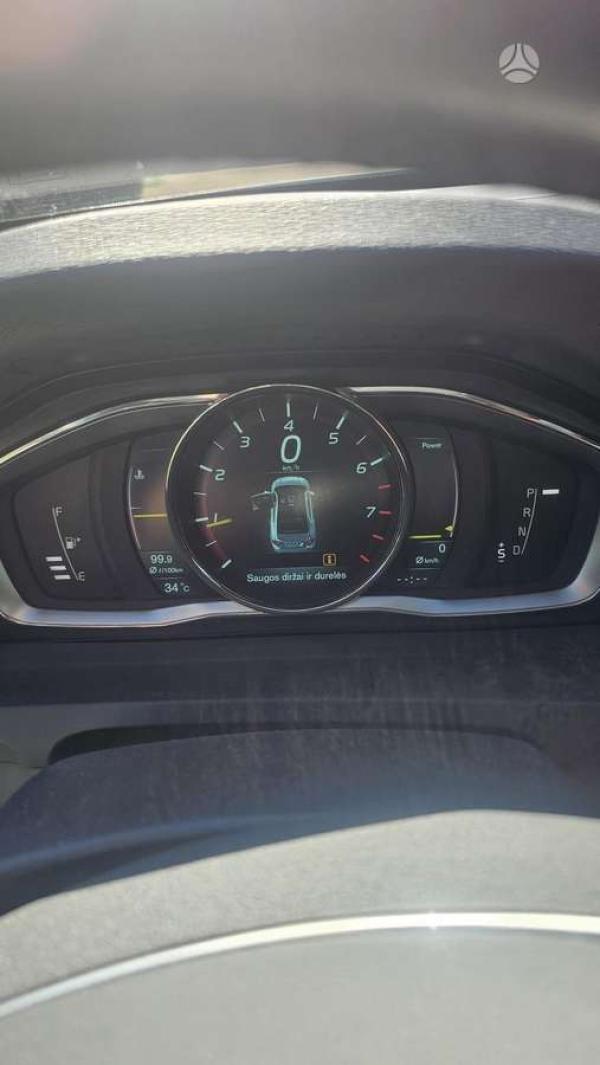 White Volvo S60 2014 in Elektrenai, with an engine capacity of 1.97 L and mileage of 106 thousand km for 8999 €, photo 9 on AUTOMOTO.COM.LV