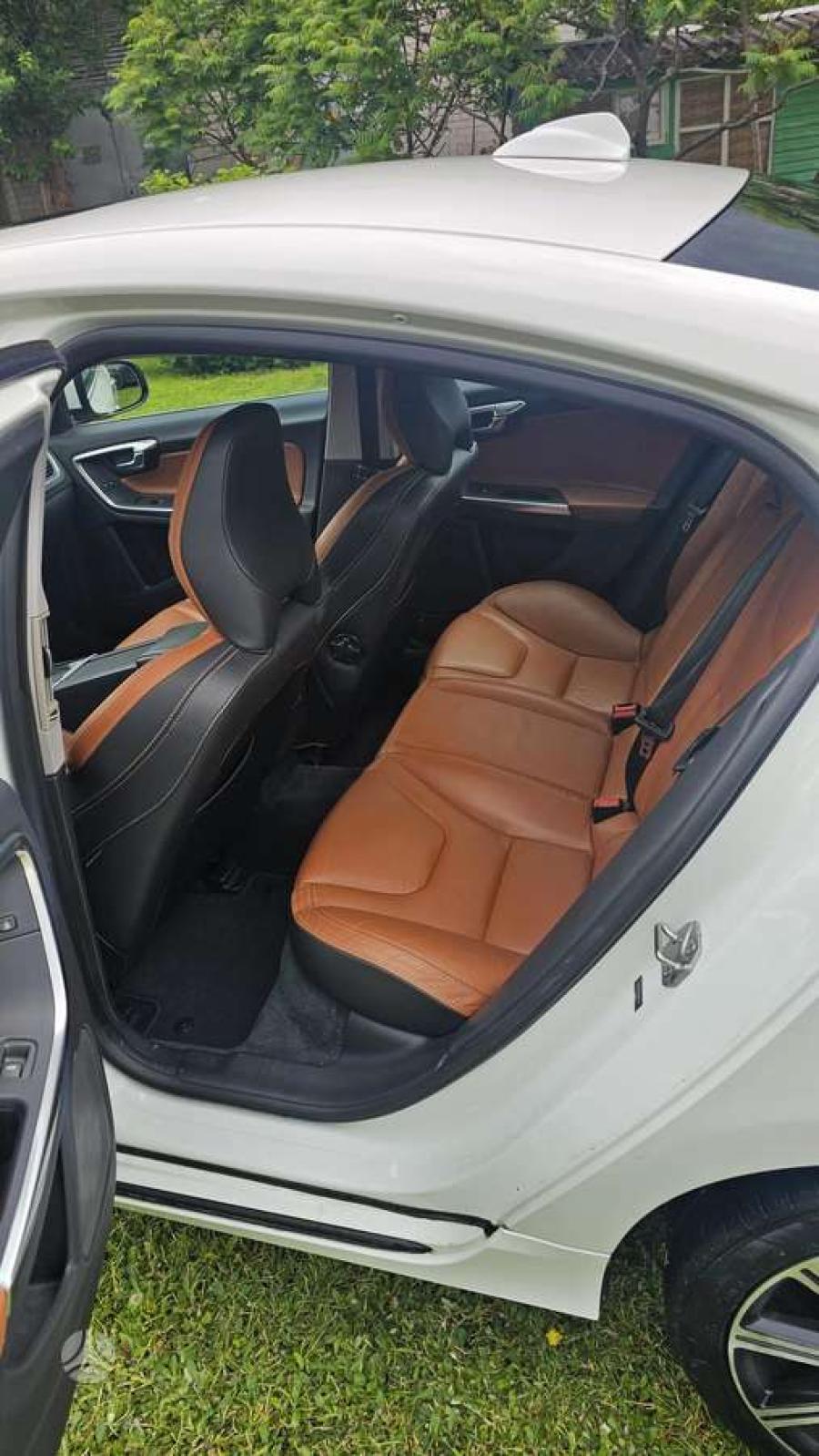 Balts Volvo S60 2014 Elektrėnai, ar dzinēja tilpumu 1.97 L un nobraukumu 106 tūkst. km par 8999 €, foto 11 vietnē AUTOMOTO.COM.LV