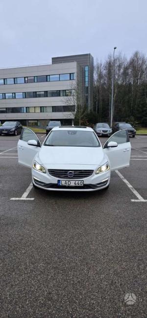 White Volvo S60 2015 in Vilnius, with an engine capacity of 1.97 L and mileage of 190 thousand km for 10500 €, photo  on AUTOMOTO.COM.LV