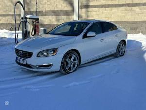 Balts Volvo S60 2015 Viļņa, ar dzinēja tilpumu 2.00 L un nobraukumu 191 tūkst. km par 8500 €, foto 3 vietnē AUTOMOTO.COM.LV