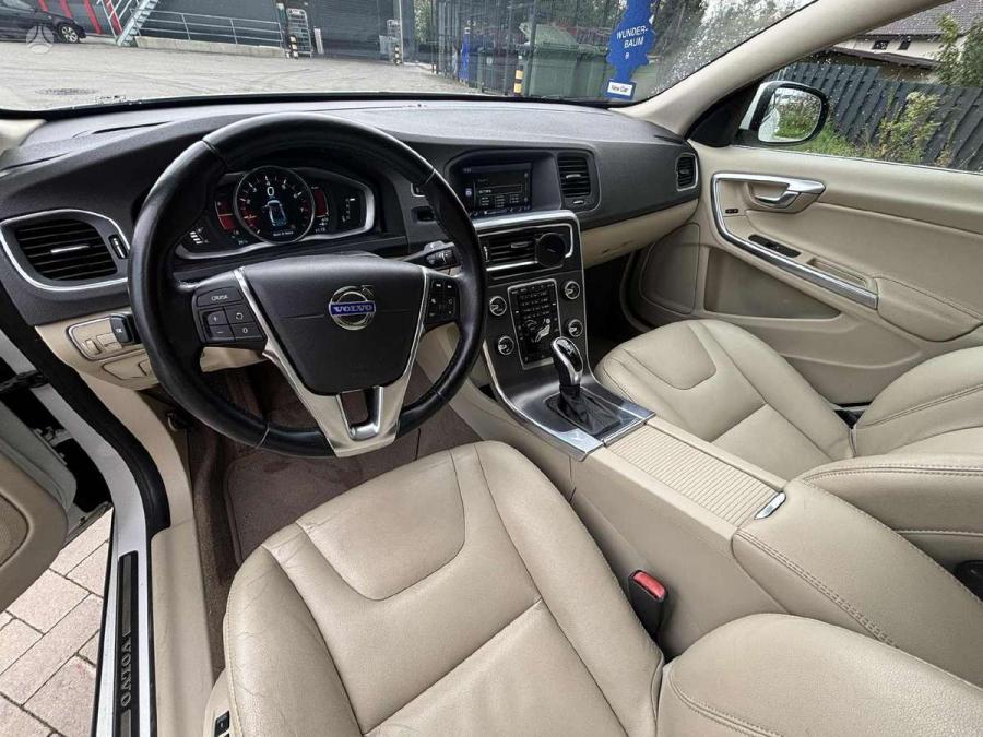 Balts Volvo S60 2015 Viļņa, ar dzinēja tilpumu 2.00 L un nobraukumu 191 tūkst. km par 8500 €, foto 5 vietnē AUTOMOTO.COM.LV