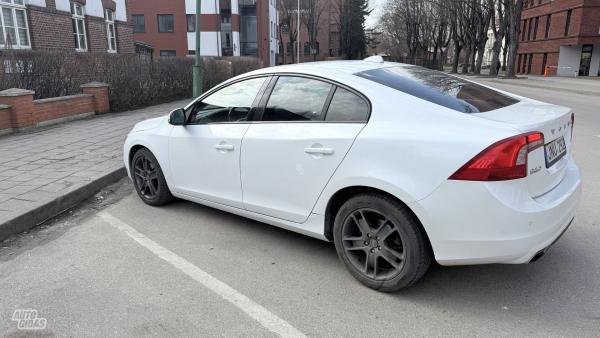 Balts Volvo S60 2015 Klaipėda, ar dzinēja tilpumu 2.00 L un nobraukumu 126 tūkst. km par 9800 €, foto 3 vietnē AUTOMOTO.COM.LV