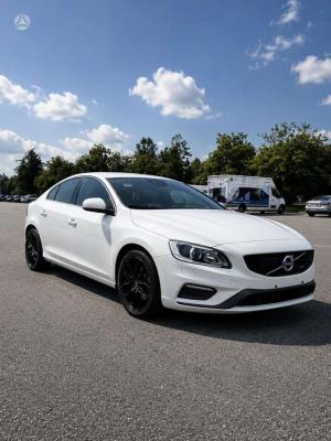Balts Volvo S60 2015 Alīta, ar dzinēja tilpumu 1.97 L un nobraukumu 322 tūkst. km par 9000 €, foto  vietnē AUTOMOTO.COM.LV