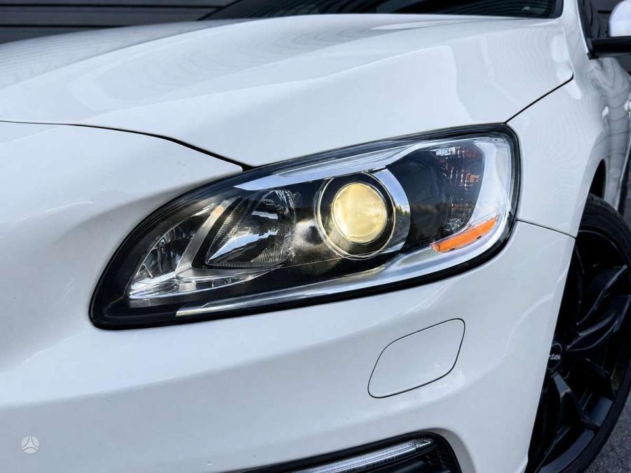 Balts Volvo S60 2015 Alīta, ar dzinēja tilpumu 1.97 L un nobraukumu 322 tūkst. km par 9000 €, foto 6 vietnē AUTOMOTO.COM.LV