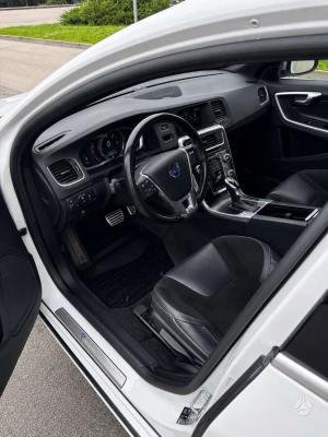 Balts Volvo S60 2015 Alīta, ar dzinēja tilpumu 1.97 L un nobraukumu 322 tūkst. km par 9000 €, foto 13 vietnē AUTOMOTO.COM.LV