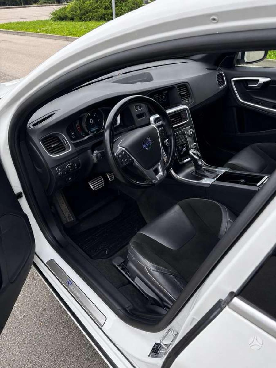 Balts Volvo S60 2015 Alīta, ar dzinēja tilpumu 1.97 L un nobraukumu 322 tūkst. km par 9000 €, foto 13 vietnē AUTOMOTO.COM.LV