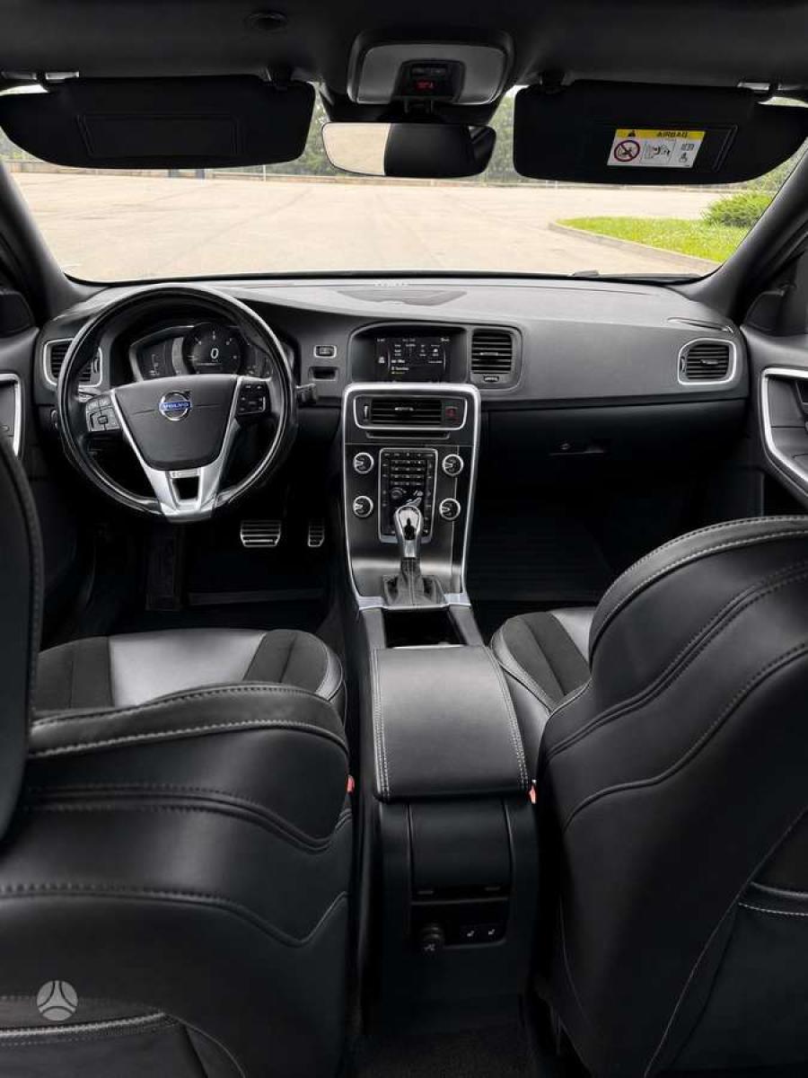 Balts Volvo S60 2015 Alīta, ar dzinēja tilpumu 1.97 L un nobraukumu 322 tūkst. km par 9000 €, foto 14 vietnē AUTOMOTO.COM.LV