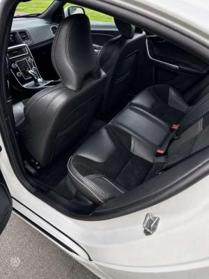 Balts Volvo S60 2015 Alīta, ar dzinēja tilpumu 1.97 L un nobraukumu 322 tūkst. km par 9000 €, foto 15 vietnē AUTOMOTO.COM.LV