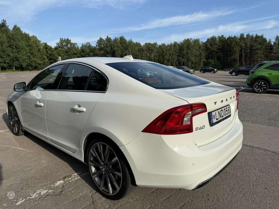 Balts Volvo S60 2015 Klaipėda, ar dzinēja tilpumu 1.97 L un nobraukumu 173 tūkst. km par 8900 €, foto 8 vietnē AUTOMOTO.COM.LV