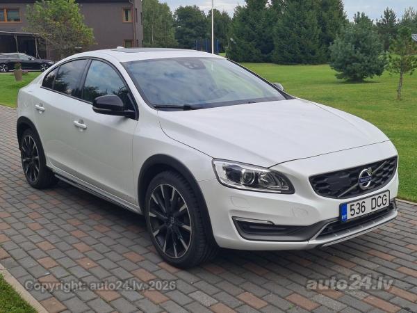 Balts Volvo S60 2015 Tallina, ar dzinēja tilpumu 2.40 L un nobraukumu 122 tūkst. km par 17500 €, foto 5 vietnē AUTOMOTO.COM.LV