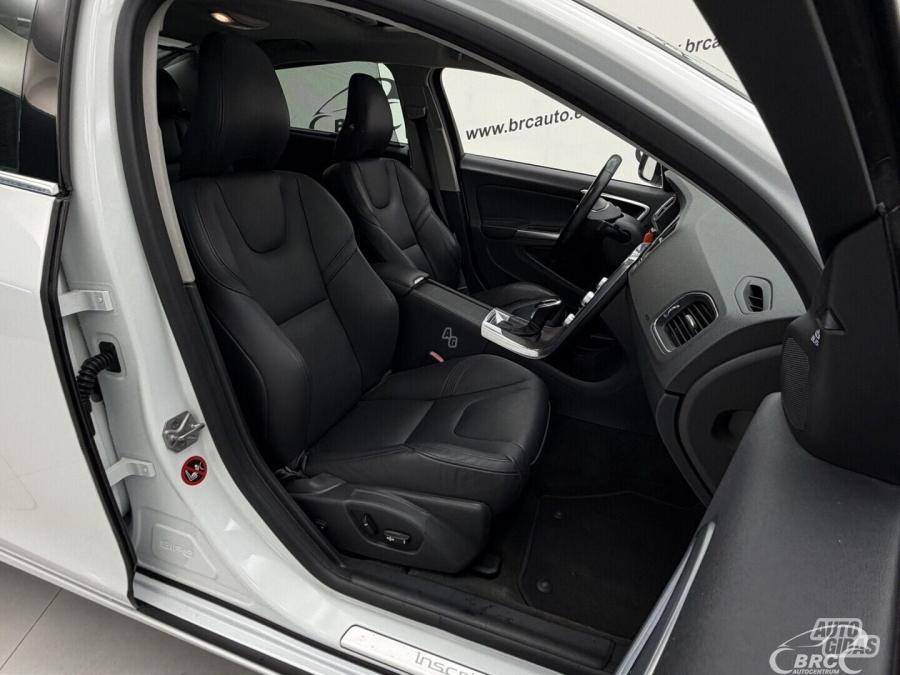 Balts Volvo S60 2016 Avižieniai, ar dzinēja tilpumu 2.00 L un nobraukumu 200 tūkst. km par 10900 €, foto 9 vietnē AUTOMOTO.COM.LV