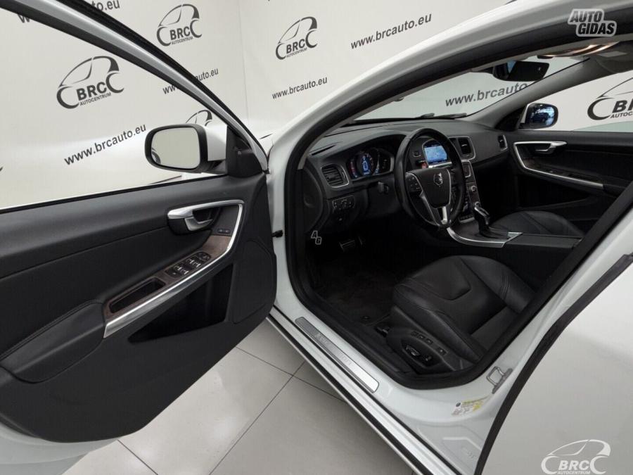 Balts Volvo S60 2016 Avižieniai, ar dzinēja tilpumu 2.00 L un nobraukumu 200 tūkst. km par 10900 €, foto 19 vietnē AUTOMOTO.COM.LV