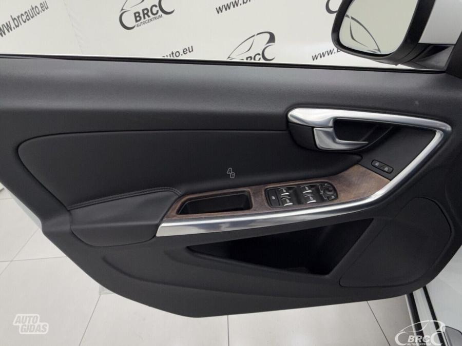 Balts Volvo S60 2016 Avižieniai, ar dzinēja tilpumu 2.00 L un nobraukumu 200 tūkst. km par 10900 €, foto 20 vietnē AUTOMOTO.COM.LV