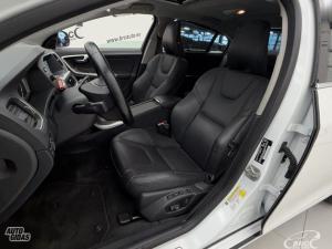 Balts Volvo S60 2016 Avižieniai, ar dzinēja tilpumu 2.00 L un nobraukumu 200 tūkst. km par 10900 €, foto 23 vietnē AUTOMOTO.COM.LV